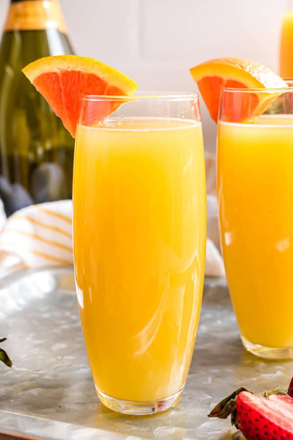 Mimosa Recipe (How to make the BEST mimosa!) • Pancake Recipes