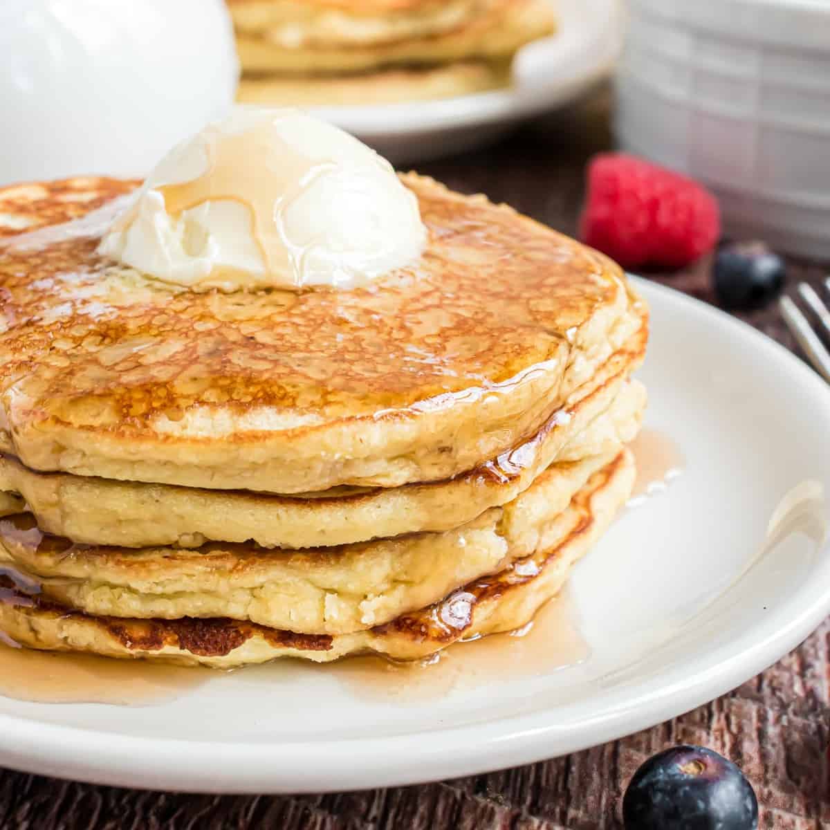 Banana Cream Pie Pancakes • Pancake Recipes